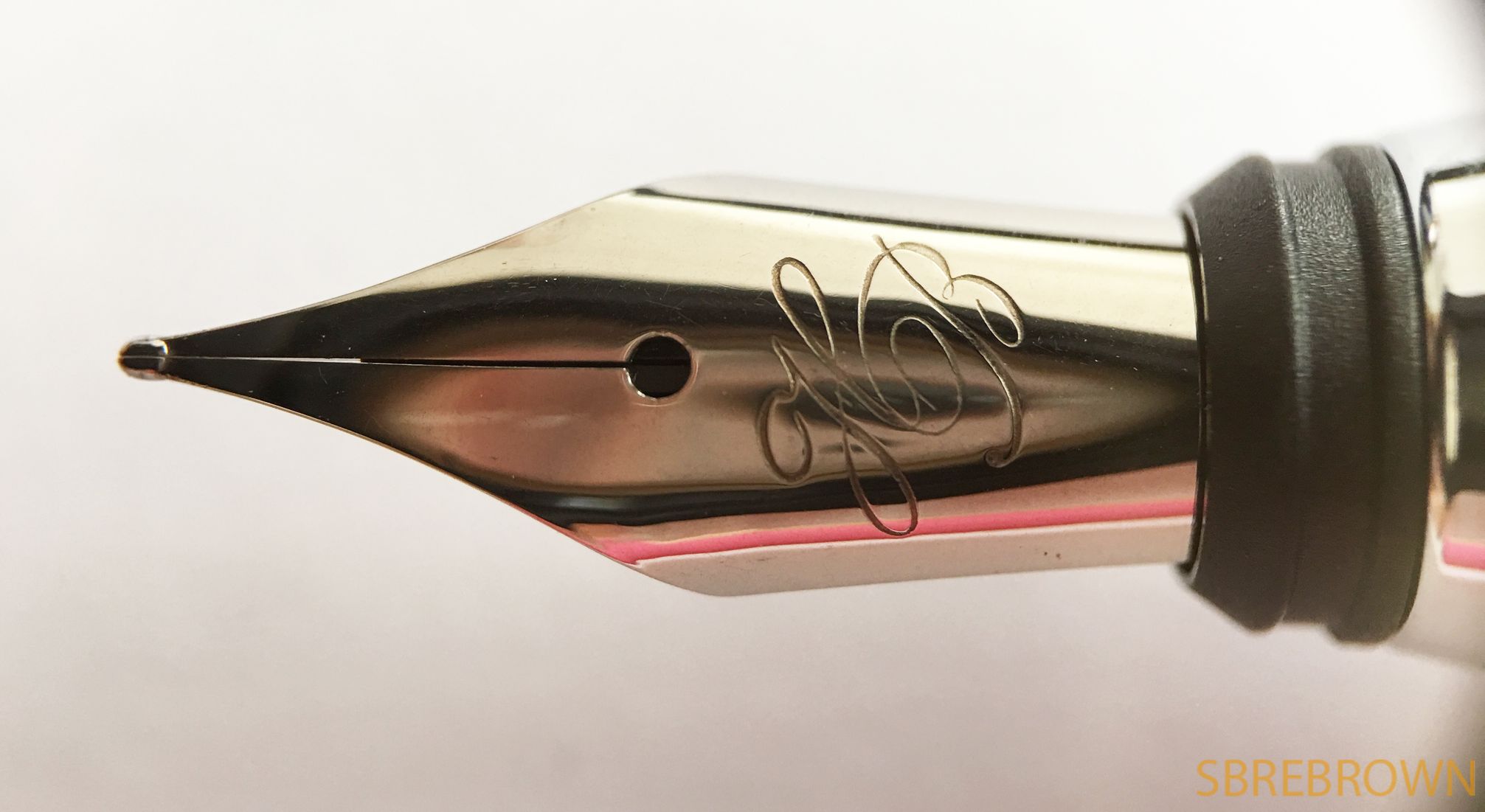 Hugo Boss Advance Fountain Pen Review | Hey there!