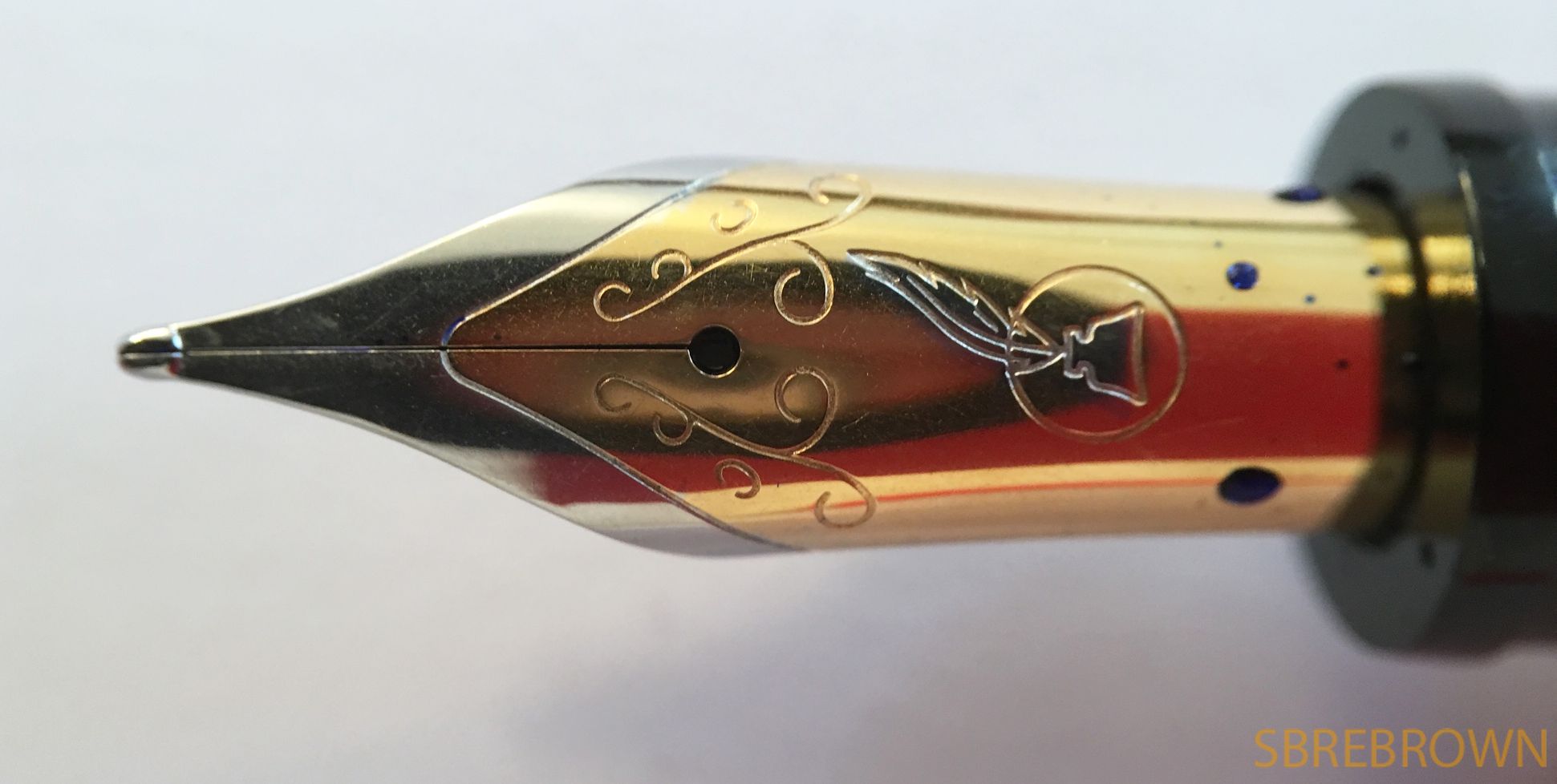 1st Class Pen Co Churchill Pistachio Fountain Pen Review | Hey there!
