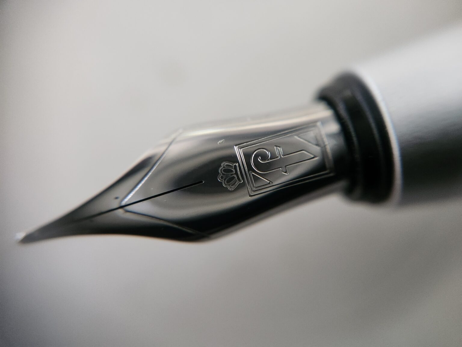 Pininfarina PF One Fountain Pen Review | Hey there!