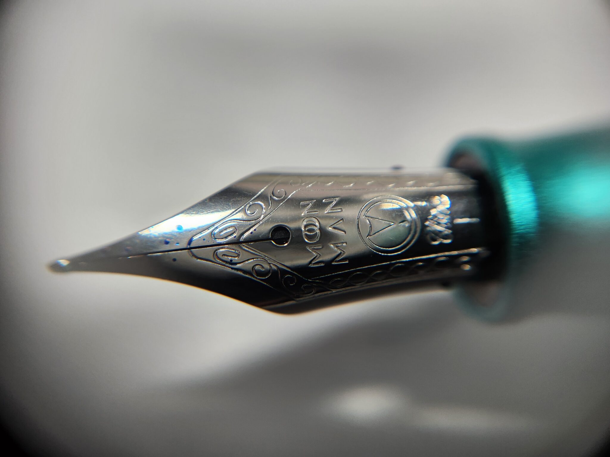 Hey there! | Academia, fountain pens, the bizarre